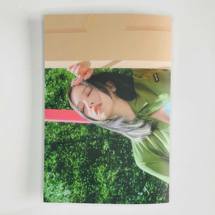 Twice - Folded Poster 'Mina' (Between 1&2) :: Álbum Store